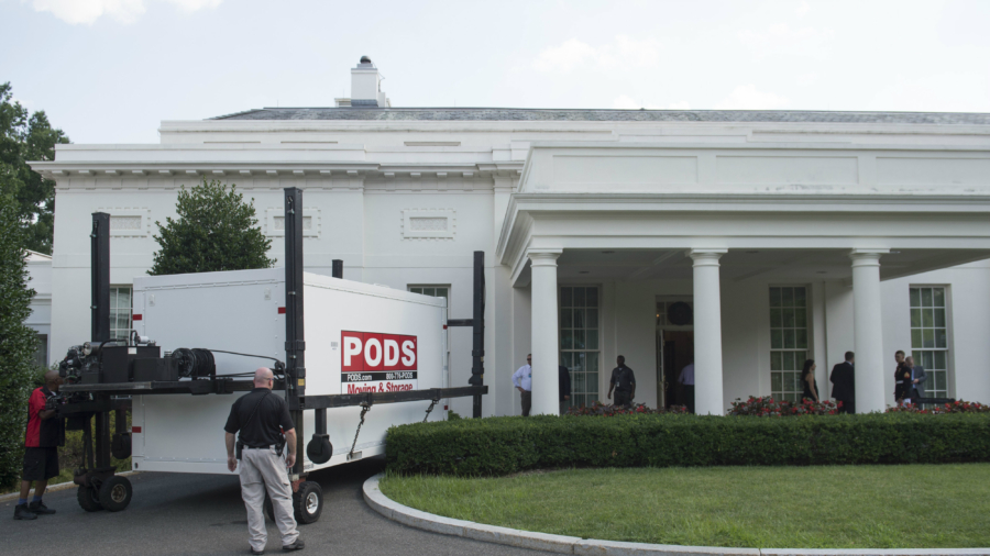 Staff in West Wing Move Out During Renovations | NTD