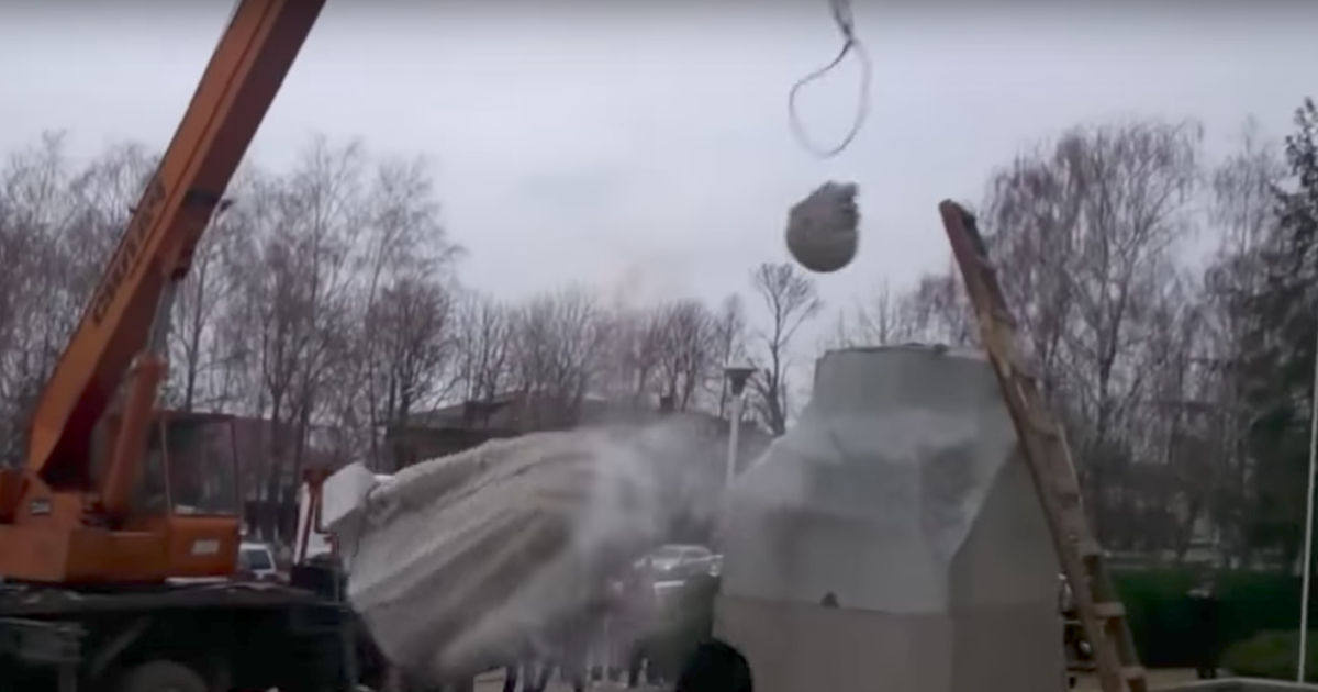 1,320 Vladimir Lenin Statues, 1,000 Soviet Monuments Removed in Ukraine ...