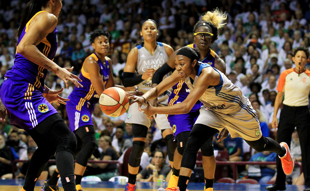 WNBA Team Walks Off Court for National Anthem, Spectators React | NTD