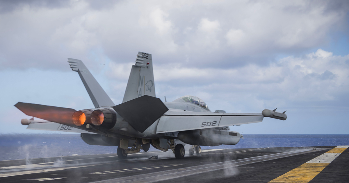 Navy Aircraft Crashes Near Mount Rainier, Search Underway for 2 Missing ...