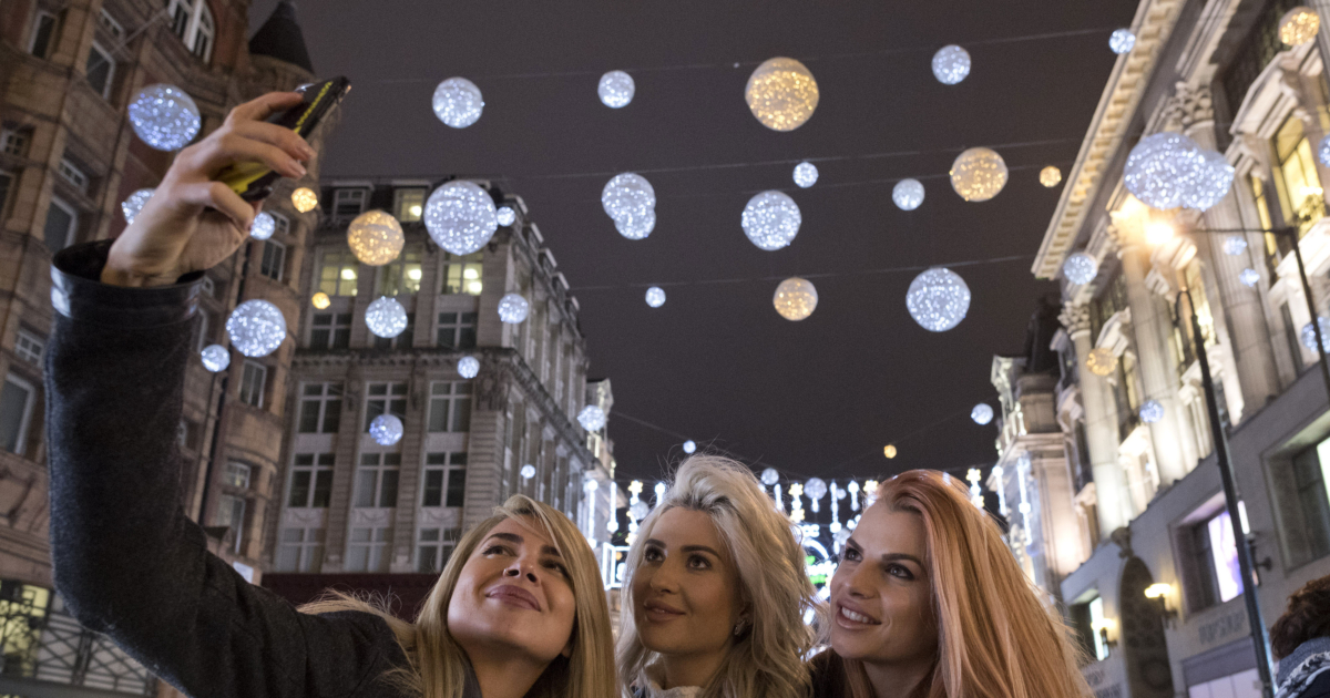 ‘Selfitis’—the Obsessive Need to Take Selfies—is a Genuine Mental ...