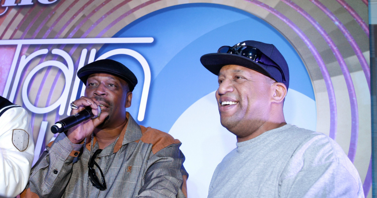 Hip-Hop Pioneer DJ Lovebug Starski Dies at 57 | NTD