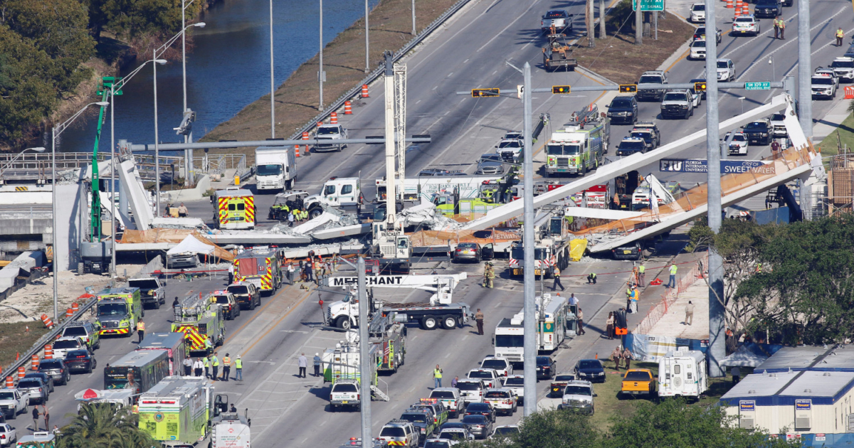 Florida Foot Bridge Collapse Leaves 4 People Dead | NTD