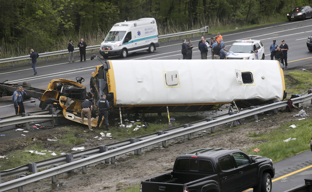 Bus Driver Charged in Crash That Killed Student, Teacher | NTD