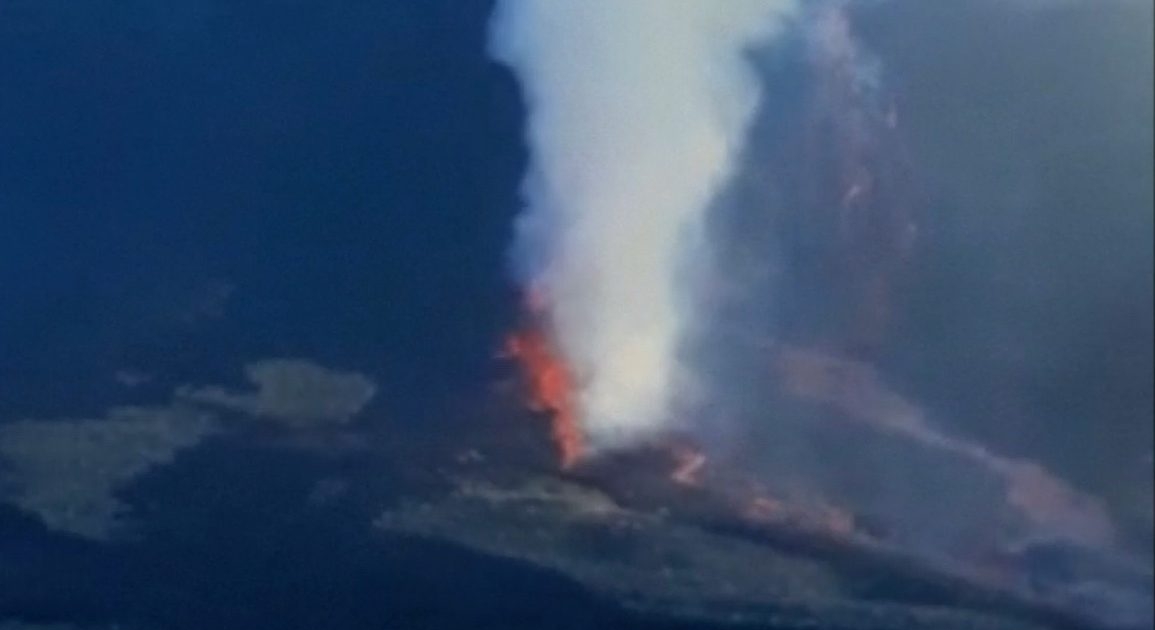Galapagos Volcano Erupts, Lava Flows Into Sea—Dramatic Footage Captured ...