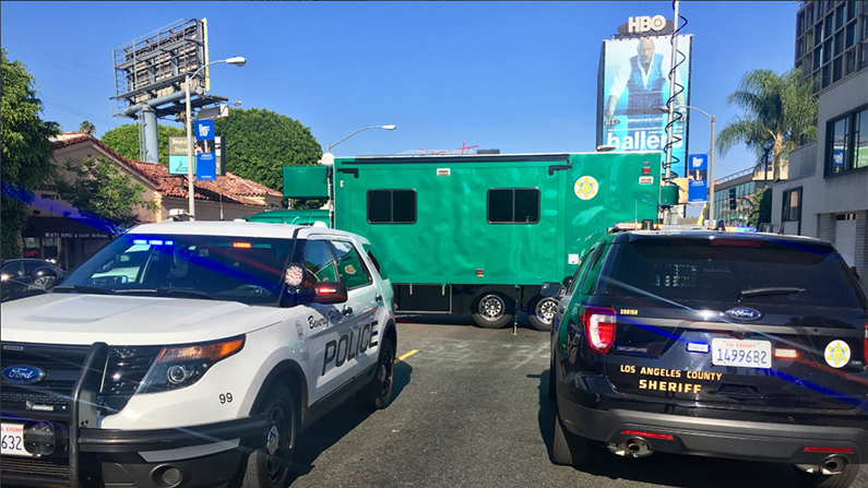 LA SWAT Arrests Barricaded Suspect After Standoff | NTD
