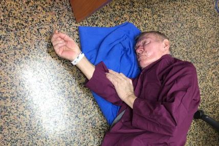 Viral Photo of Tennessee Veteran on VA Hospital Floor Explained | NTD