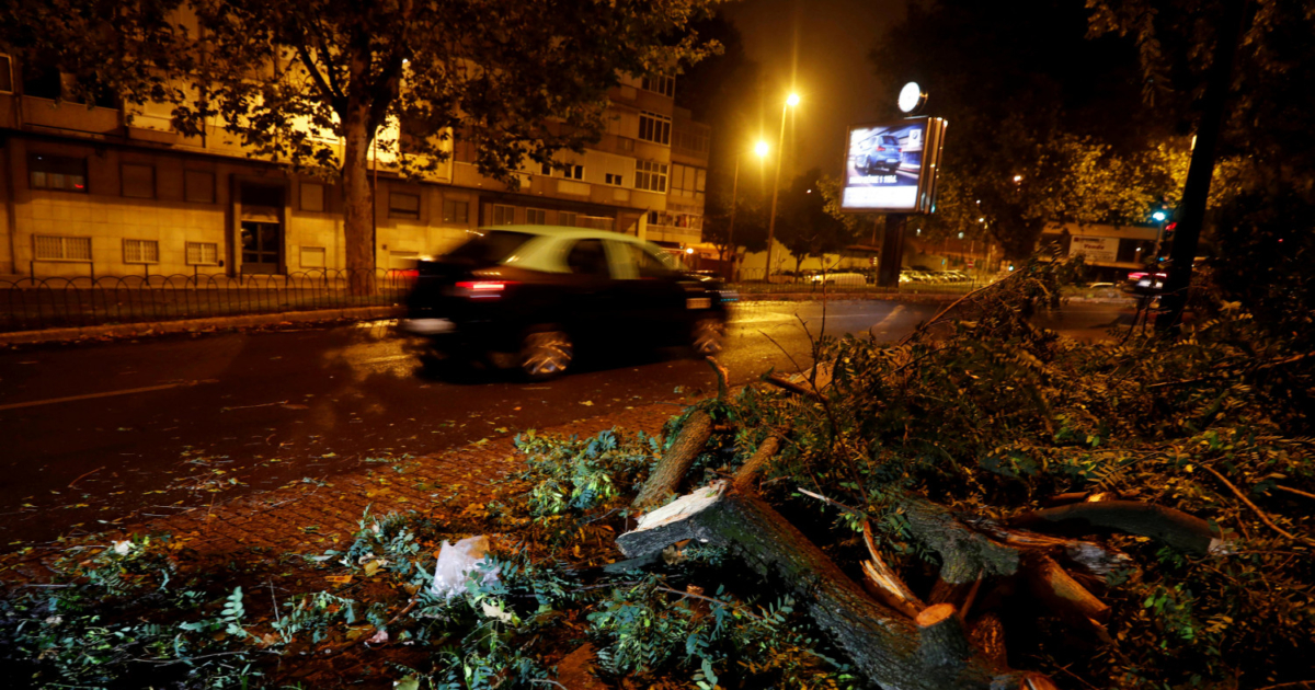 Storm Leslie Hits Portugal, Leaves Thousands Without Power | NTD