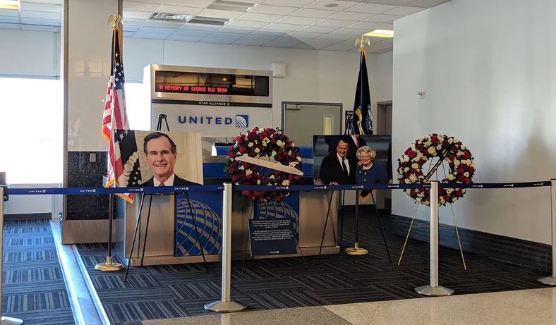 Gate 41 at George Bush Airport in Houston Temporarily Closed in Honor ...