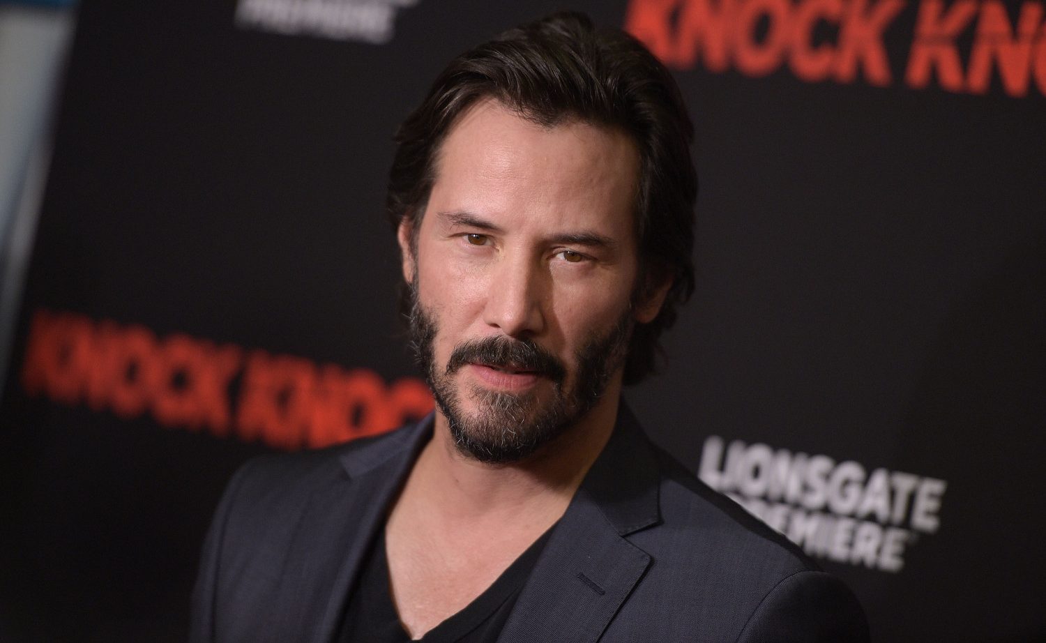 Keanu Reeves Surprised Family by Writing Back on Fan's Yard Sign: 'You ...