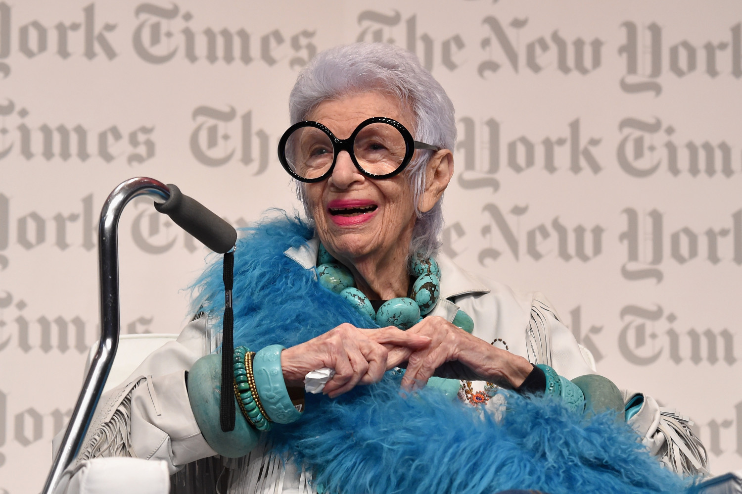 Accidental Fashion Icon Iris Apfel Signs With IMG Models at Age 97 | NTD
