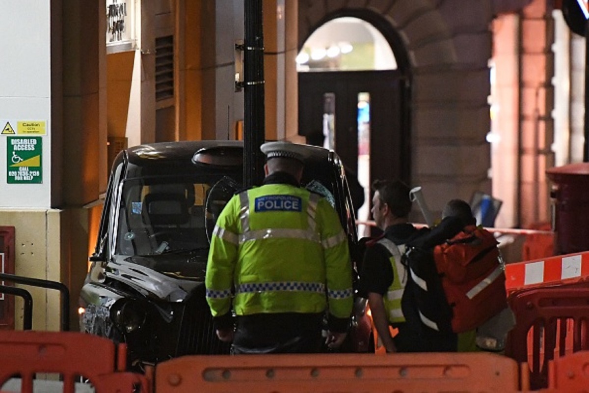 Rising British Rapper Cadet Killed in Late-Night Car Crash | NTD