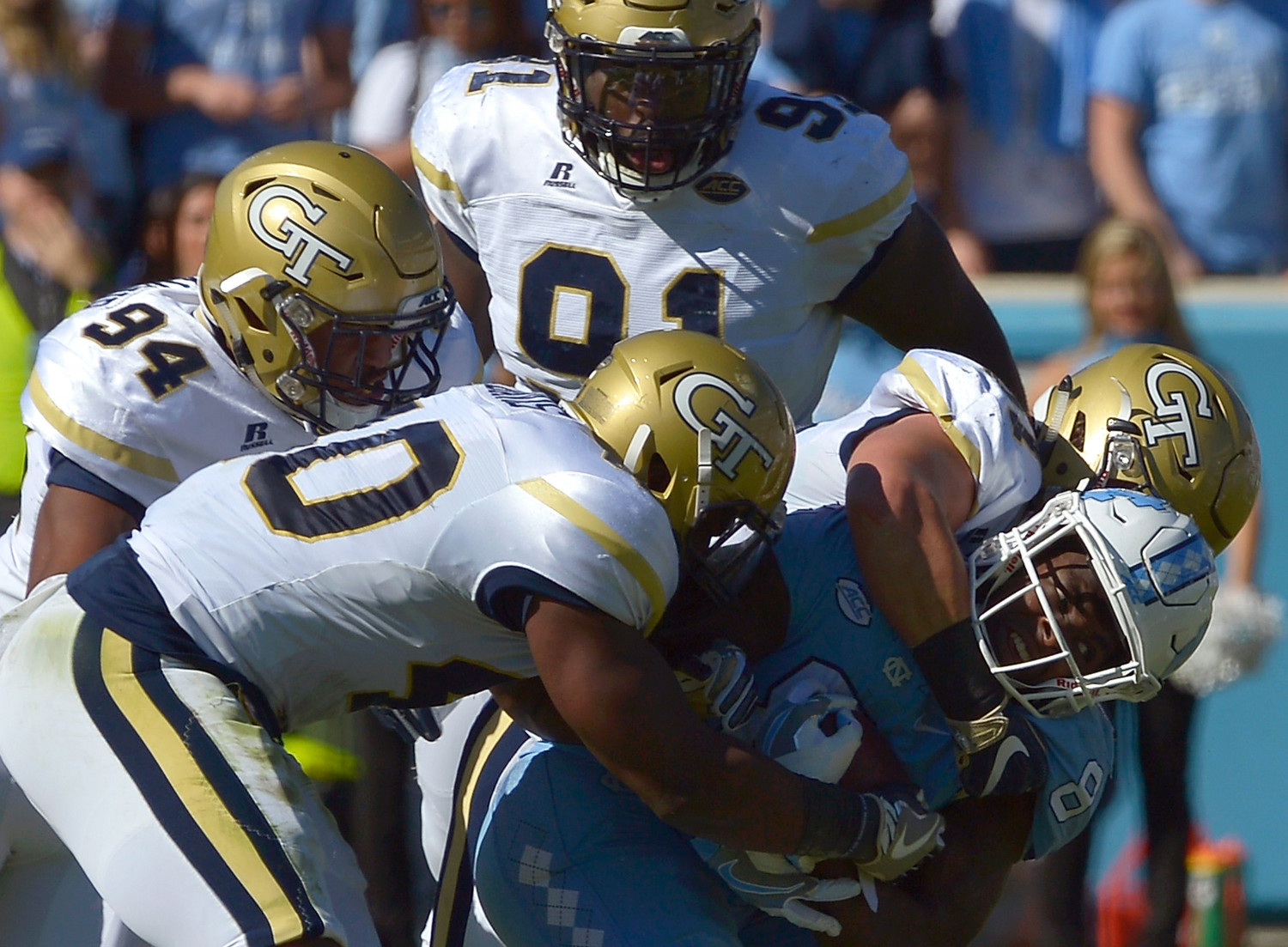 Rising College Football Star Brandon Adams Dies Suddenly at Age 21 | NTD