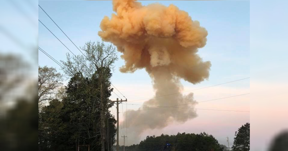 Deadly Truck Explosion Leaves 15-Foot-Deep Hole in Federal Highway | NTD