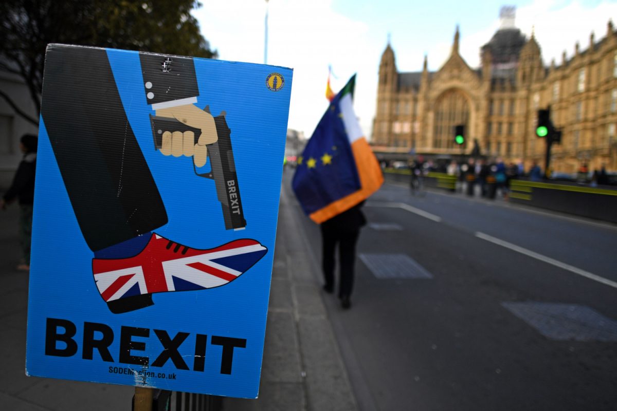 British PM Theresa May Says She Will Quit If Her Brexit Deal Passes | NTD