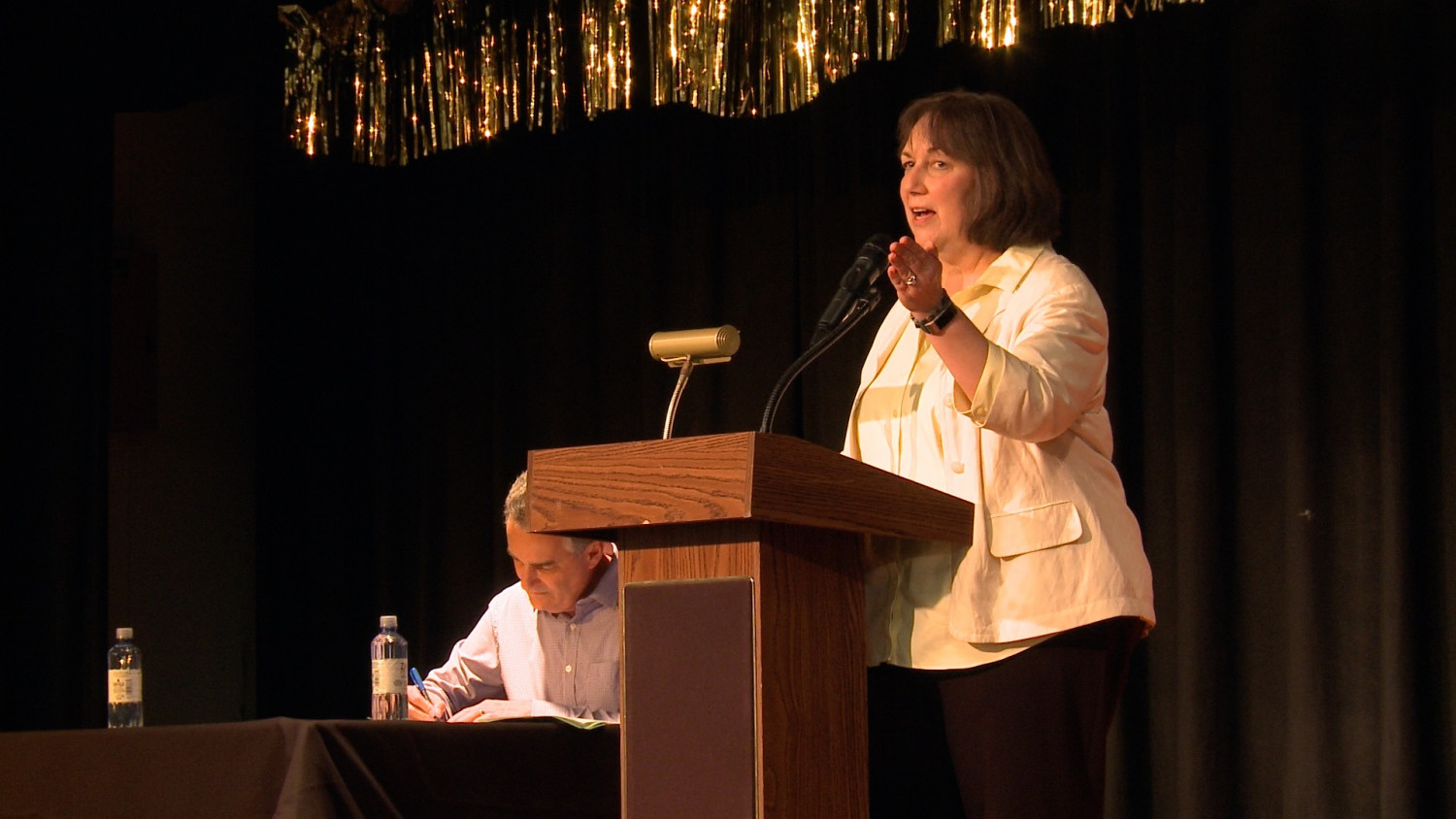 County Leaders Propose to Call ICE in Light of Homicide | NTD