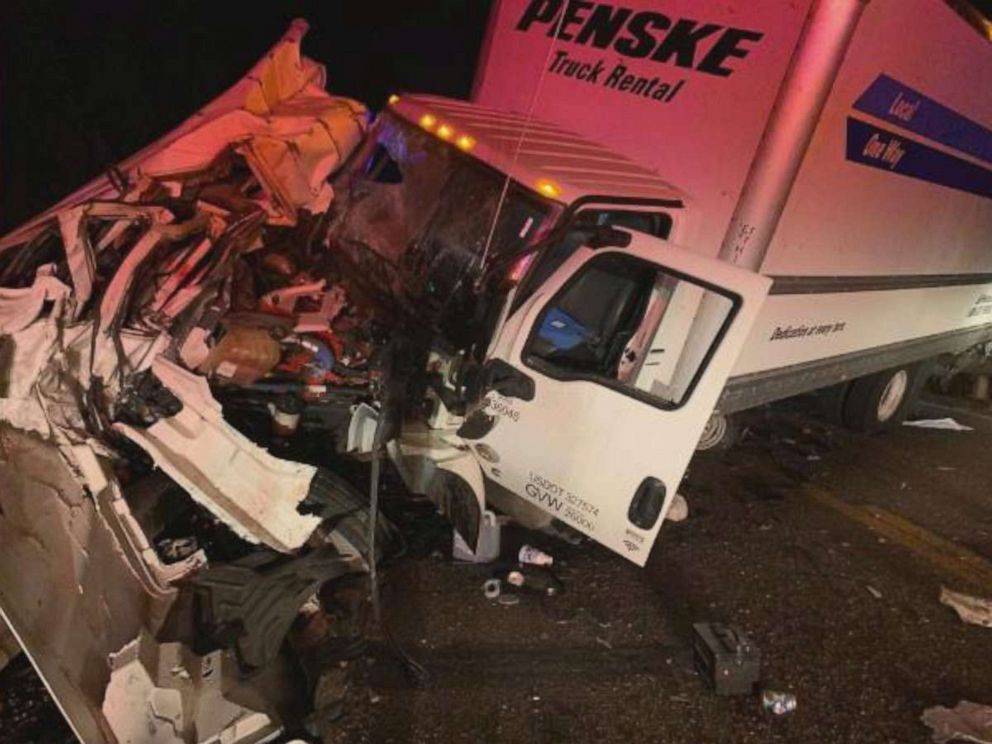 Officials: 8 Killed in Head-On Crash on Mississippi Highway | NTD