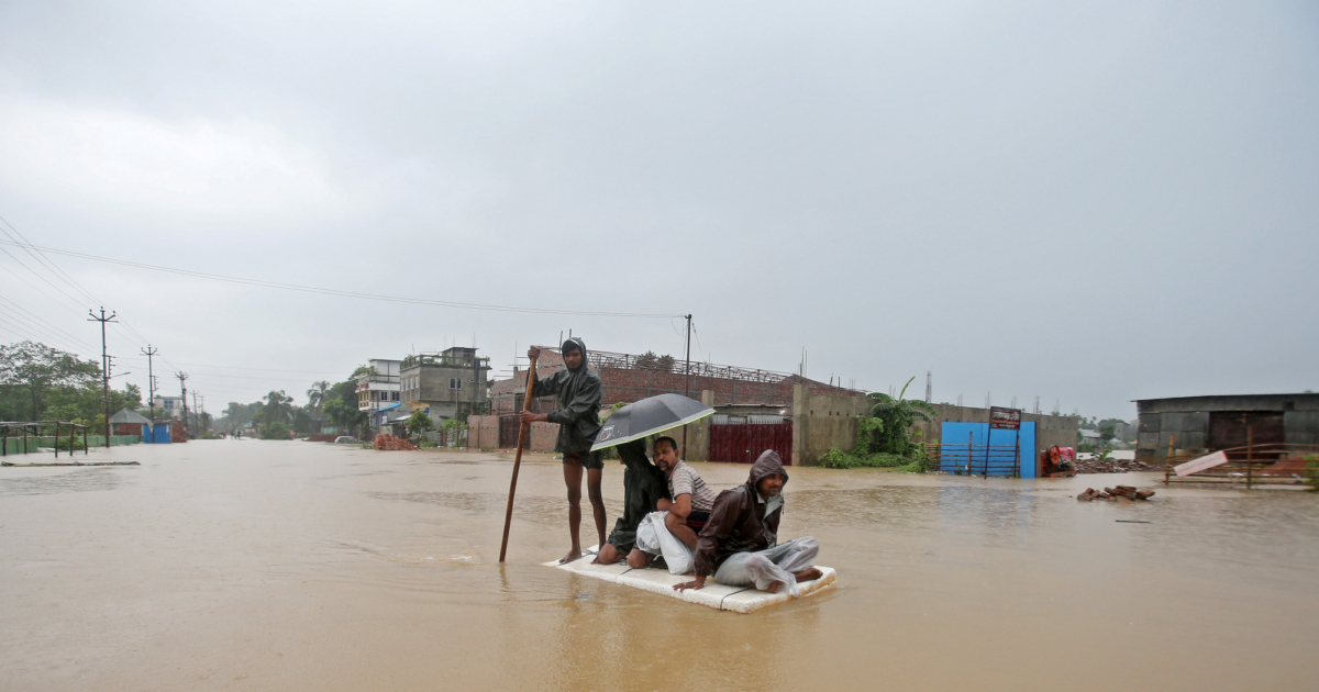 227 Dead After Monsoon Floods Devastate South Asia | NTD