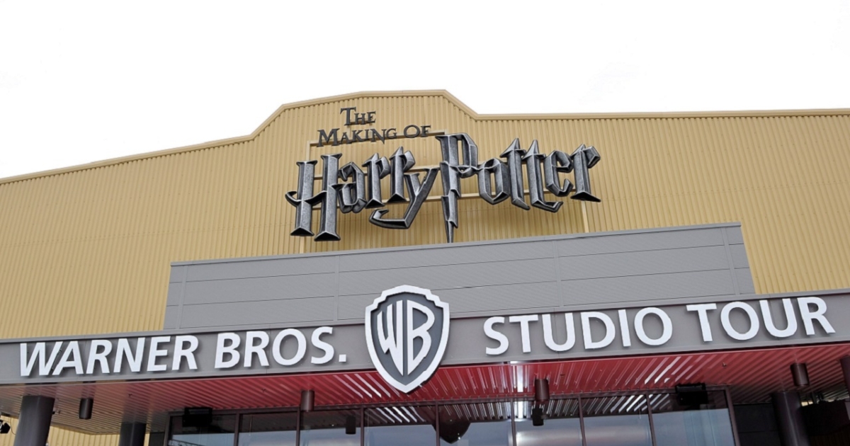 Fire Breaks out at Warner Bros. Studio, Home of Harry Potter Films | NTD