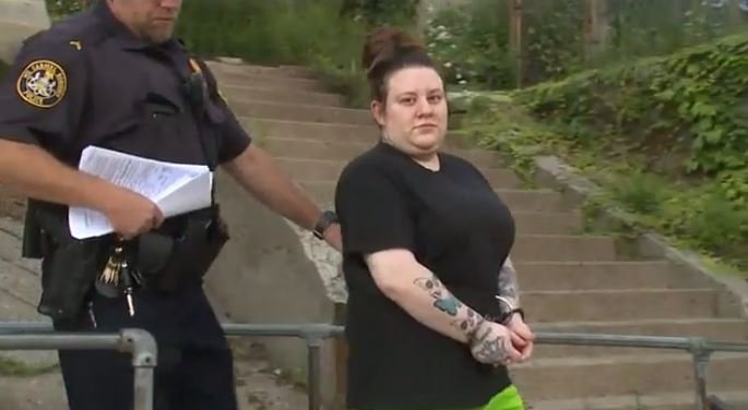 Women Set House on Fire With Woman Asleep Inside | NTD