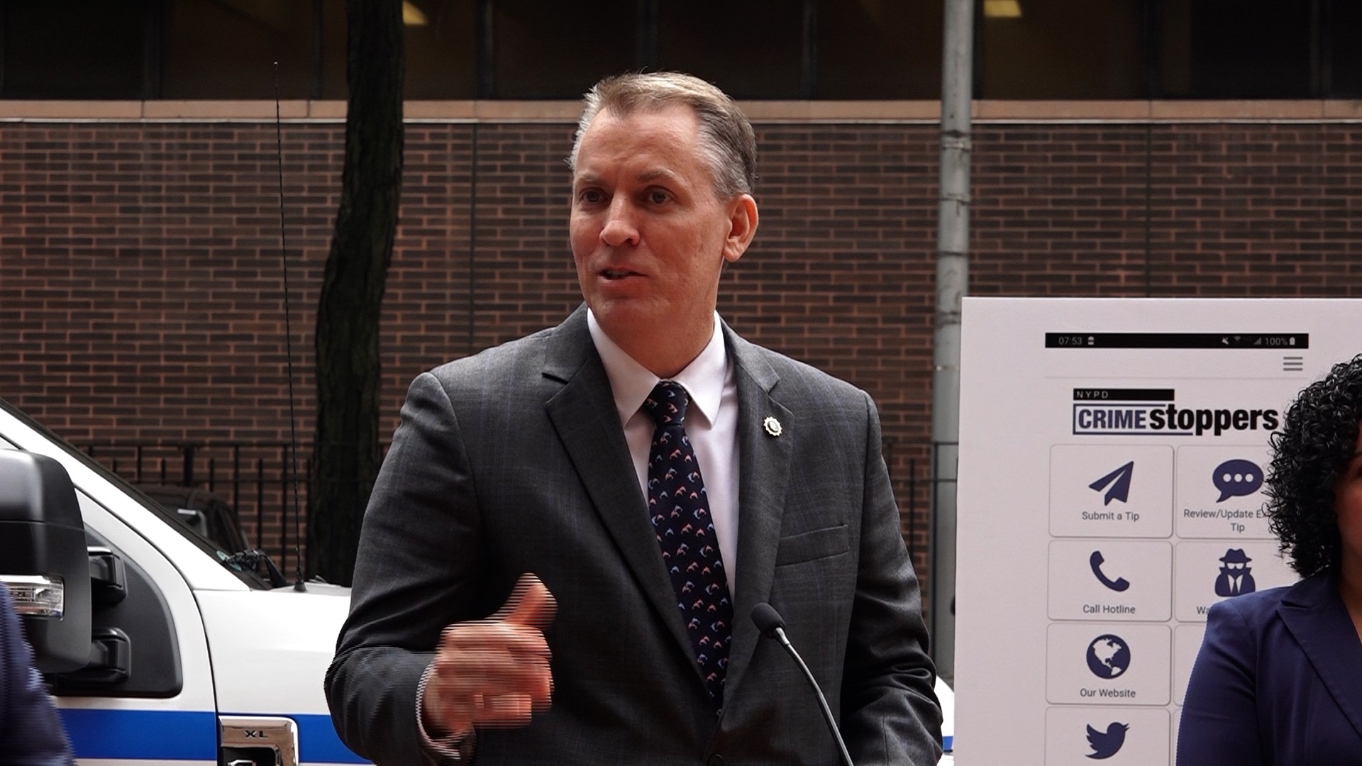 NYPD Seeks Community Support With New App for Anonymous Tips | NTD