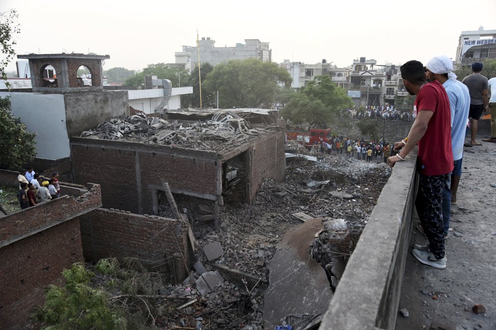 Explosion at Indian Firecracker Factory Kills 23 People | NTD