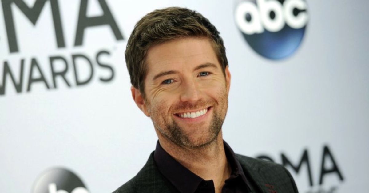 One Dead After Country Singer Josh Turner’s Road Crew Bus Crashes | NTD