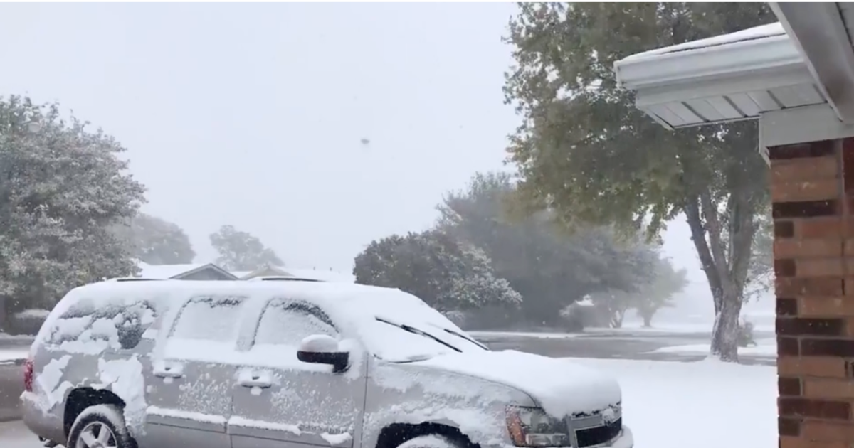 Rare October Snowstorm Blankets Texas Panhandle | NTD
