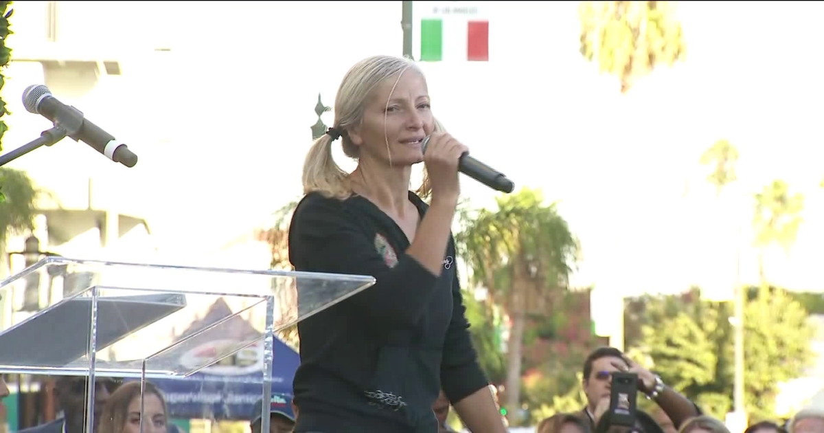 Homeless Subway Opera Singer Performs in Public After Going Viral | NTD