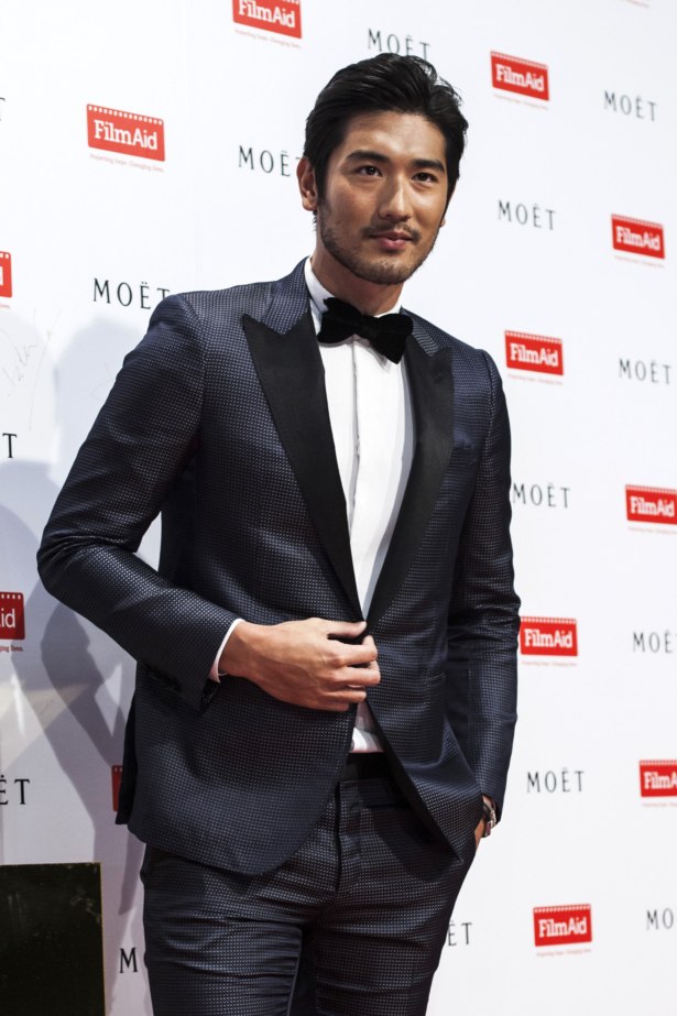 Taiwanese-Canadian Model-Actor Godfrey Gao Dies on Set | NTD
