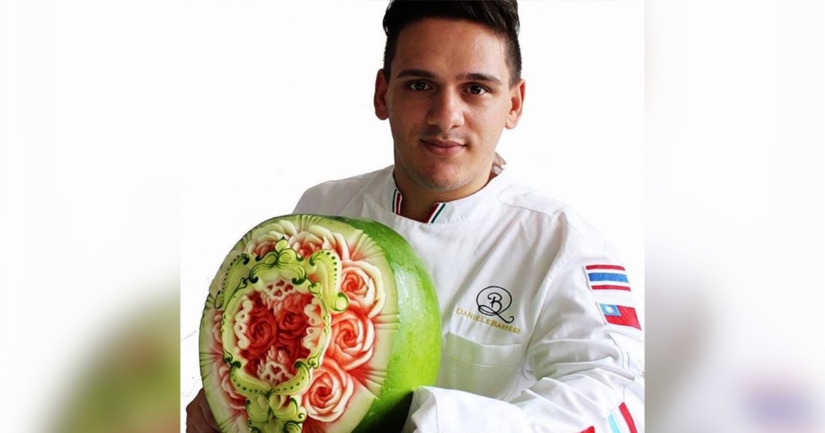 From Fisherman to World Champion Fruit Carver | NTD