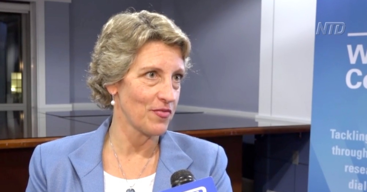 The Power of Citizens: Historian Reflects on Fall of Berlin Wall | NTD