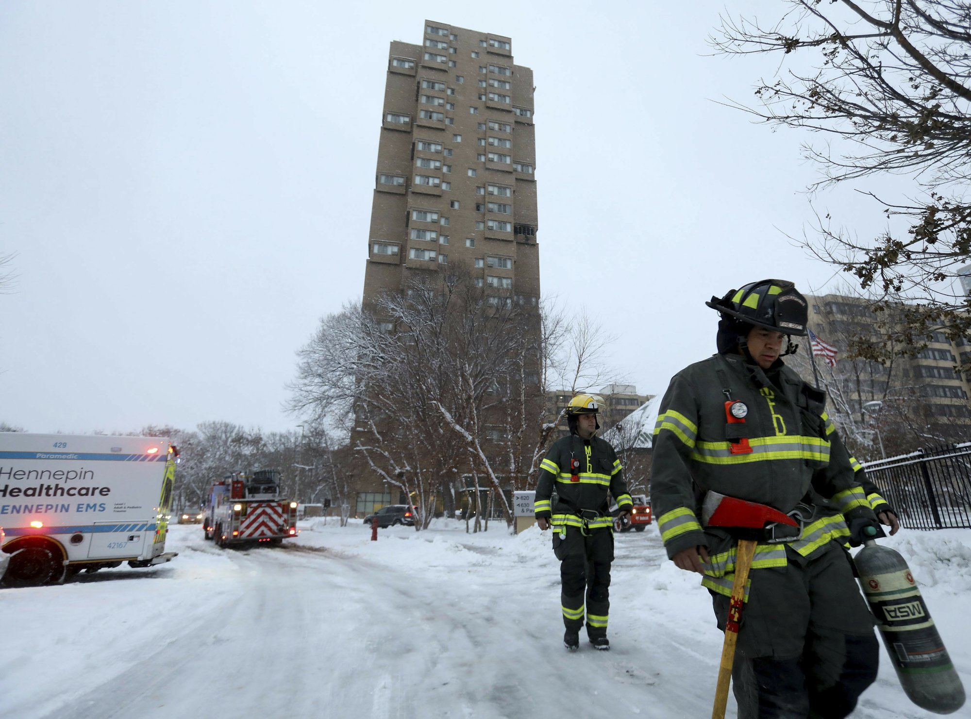 5 Dead, 3 Hurt in ‘Devastating’ Minneapolis High-Rise Fire | NTD