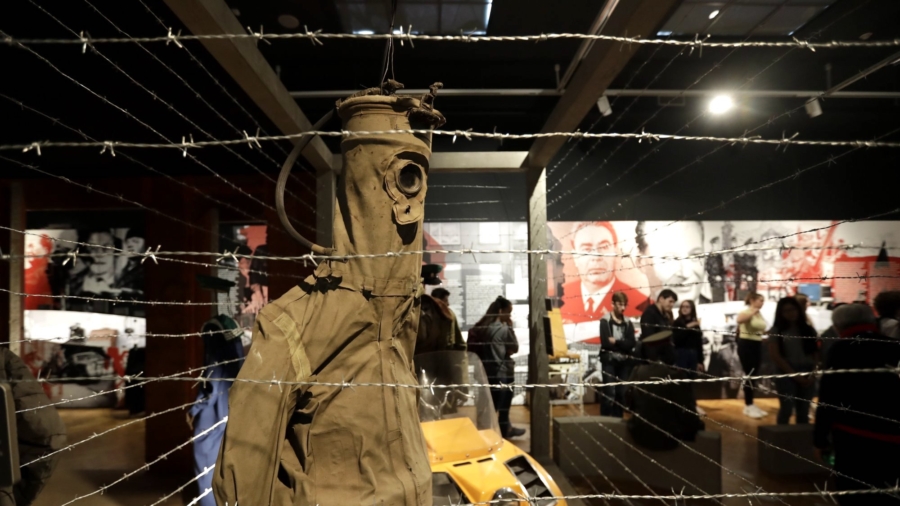 Prague Museum Displays Spy Technology From Communist Era | NTD