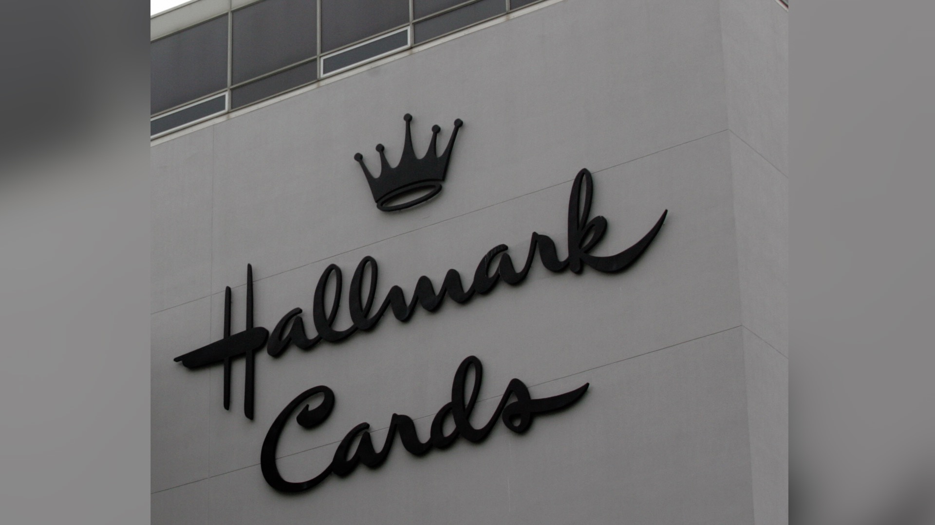 Hallmark Cards Will Cut 400 Jobs | NTD