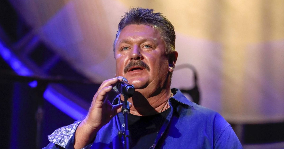 Country Singer Joe Diffie Dead at 61 From Complications of COVID-19 | NTD