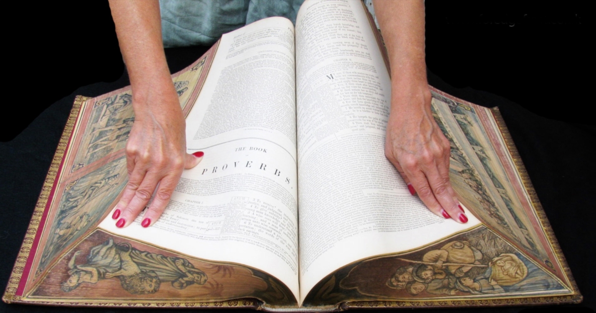 The Art of Disappearing Fore-edge Paintings | NTD