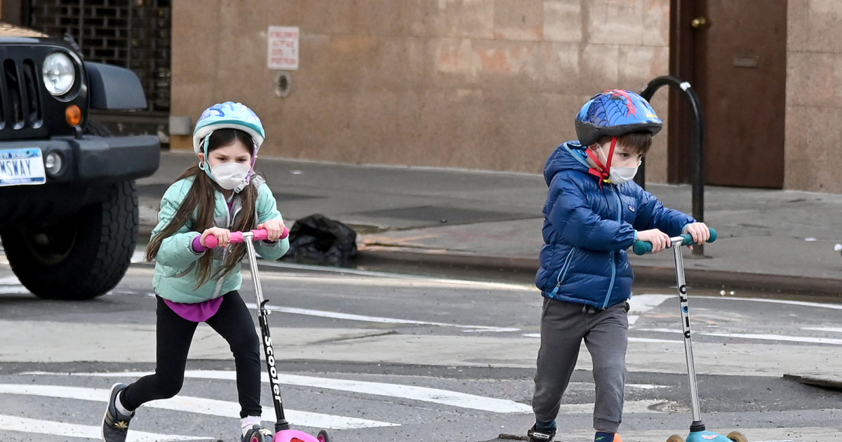 NYC Kids Under 5 Continue Masking in School | NTD