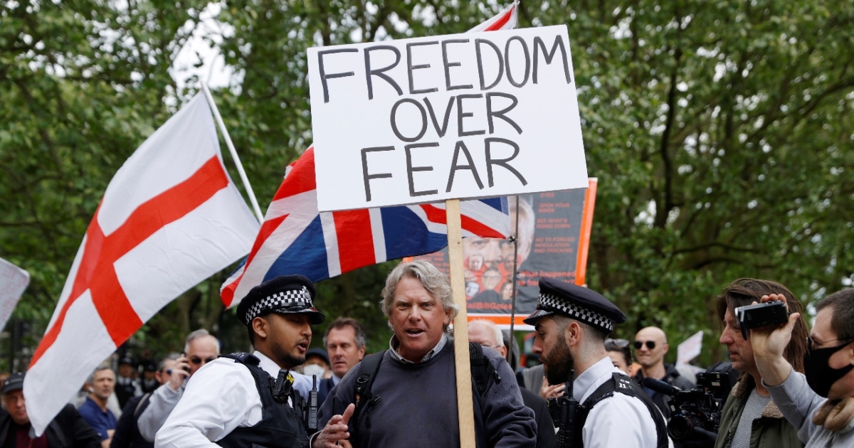 British Police Arrest 19 at London Protest Against Social Distancing | NTD