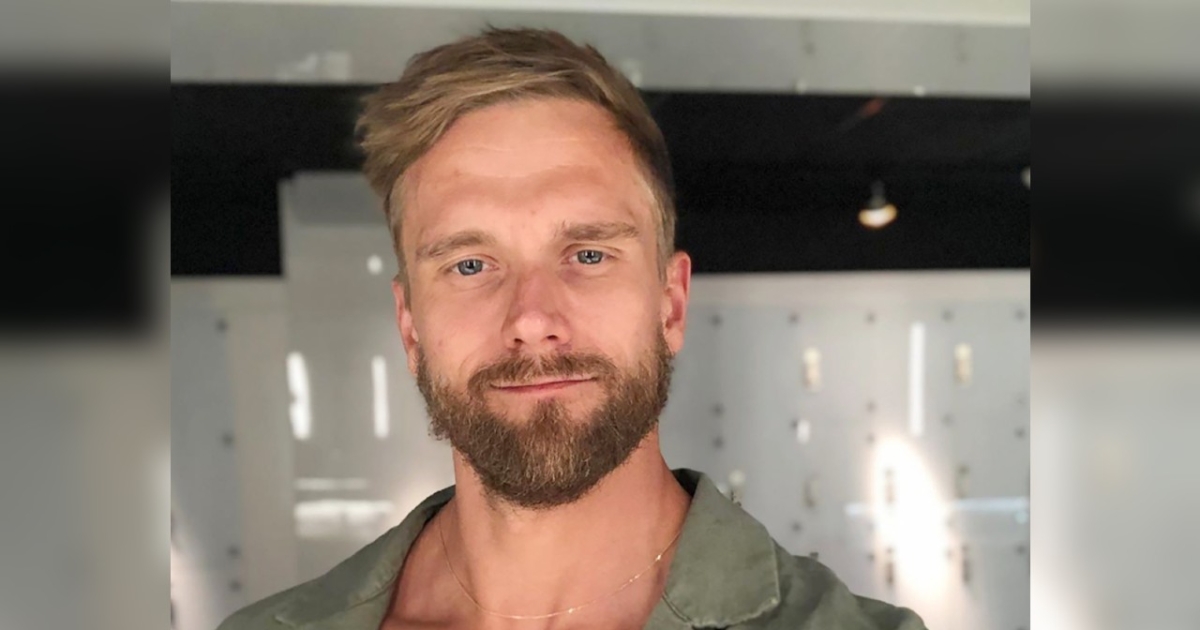 Broadway Actor Says He Still Has Symptoms 3 Months After Testing ...