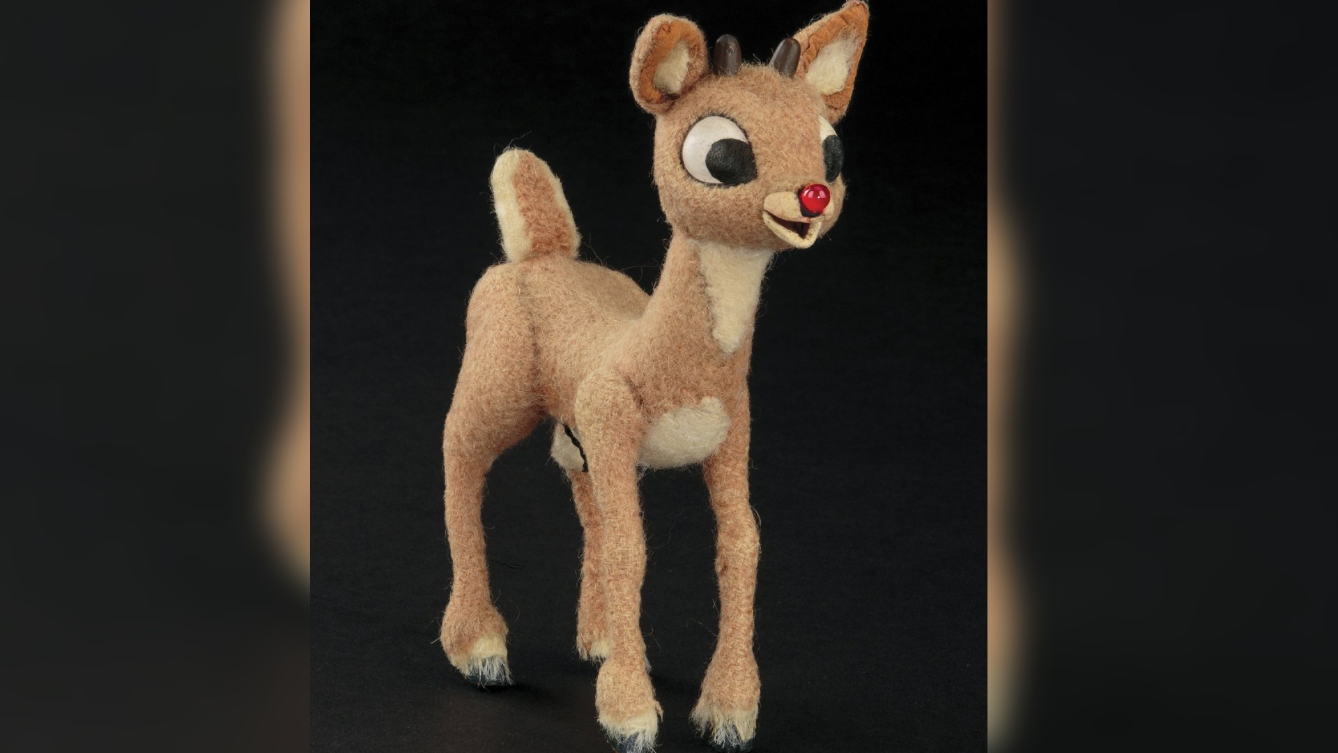 Rudolph and His Nose-so-Bright Into Auction Will Take Flight | NTD
