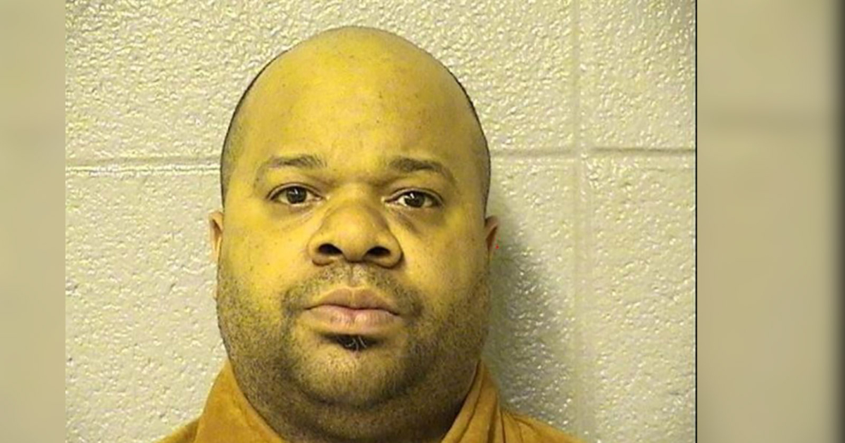 Indicted Former R. Kelly Manager in the Middle of Plea Negotiations ...