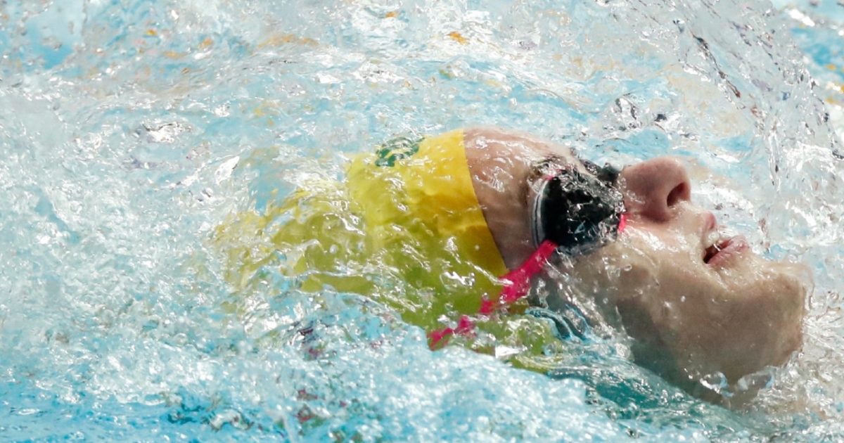 In-form McKeown Smashes Short Course 200 Meter Backstroke Record | NTD