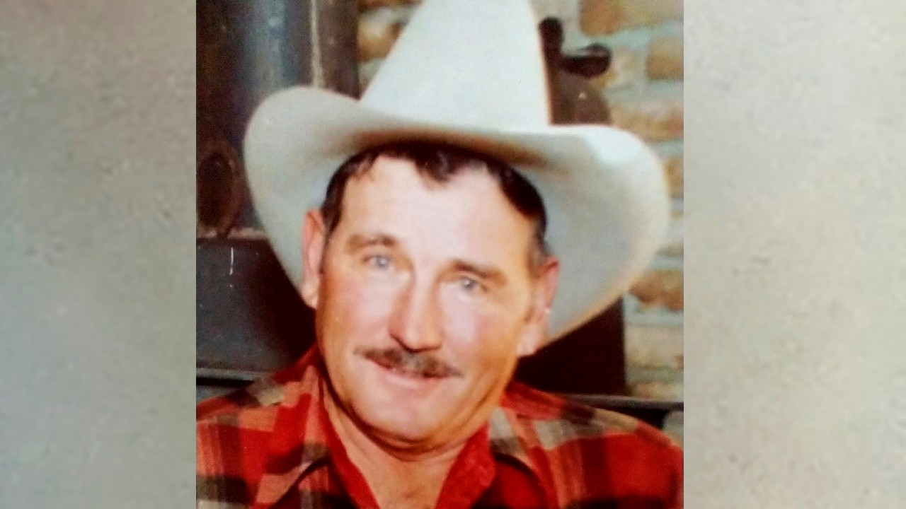 Years-Old Murder Shook Town; New Arrest Causes Aftershocks | NTD