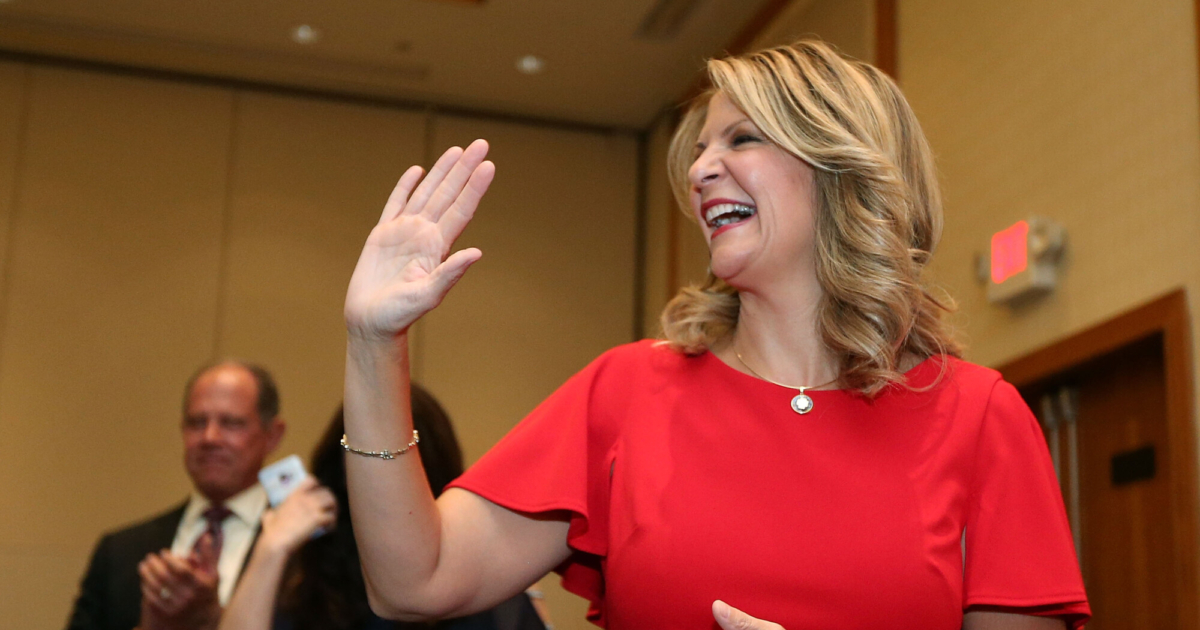 Ward Reelected as Arizona GOP Chairwoman After Trump Endorsement | NTD