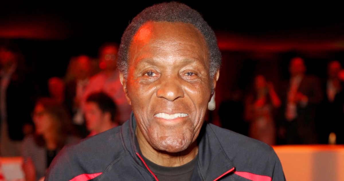 Rafer Johnson, 1960 Olympic Decathlon Champion, Dies at 86 | NTD