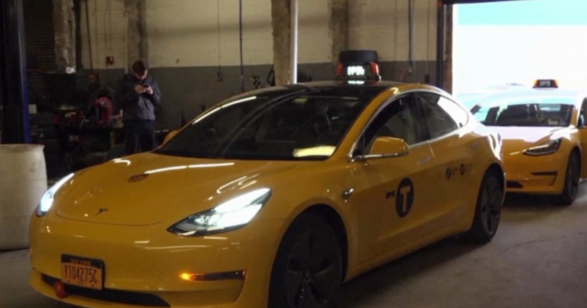 Tesla Model 3 Taxi Turns Heads in New York City | NTD