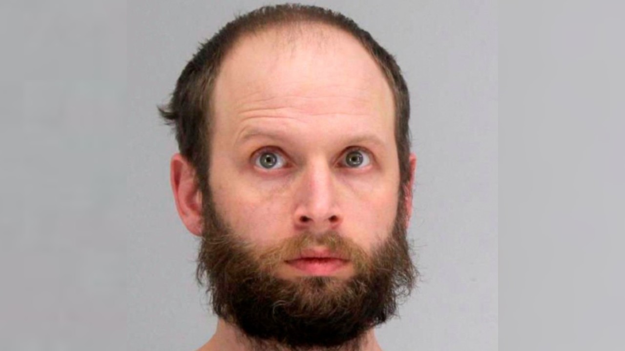 FBI: Texan Charged in Capitol Riot Tweeted ‘Assassinate AOC’ | NTD