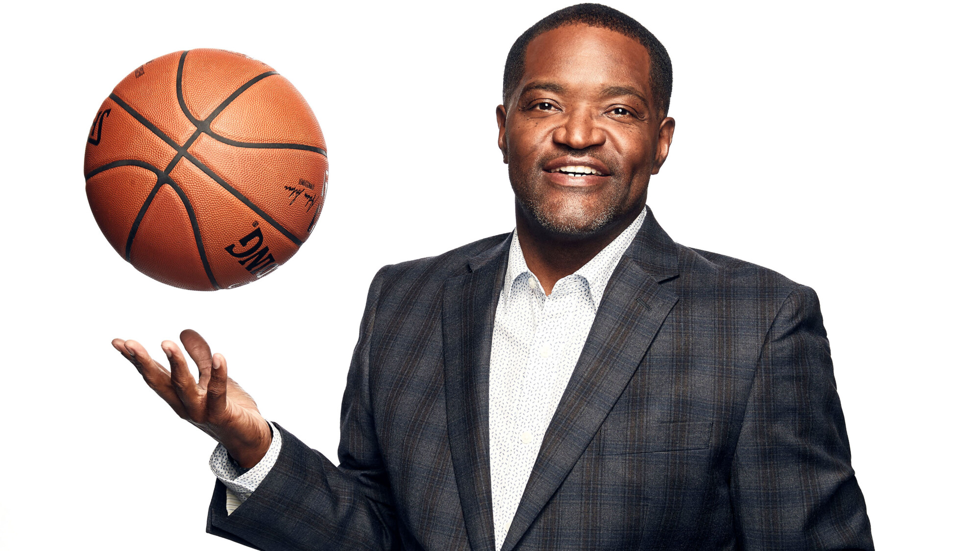 NBA Reporter and Analyst Sekou Smith Dies of COVID-19 | NTD