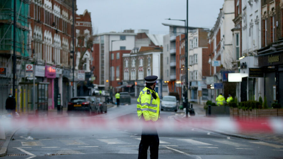 Review: Unclear COVID Laws Caused Police Confusion | NTD